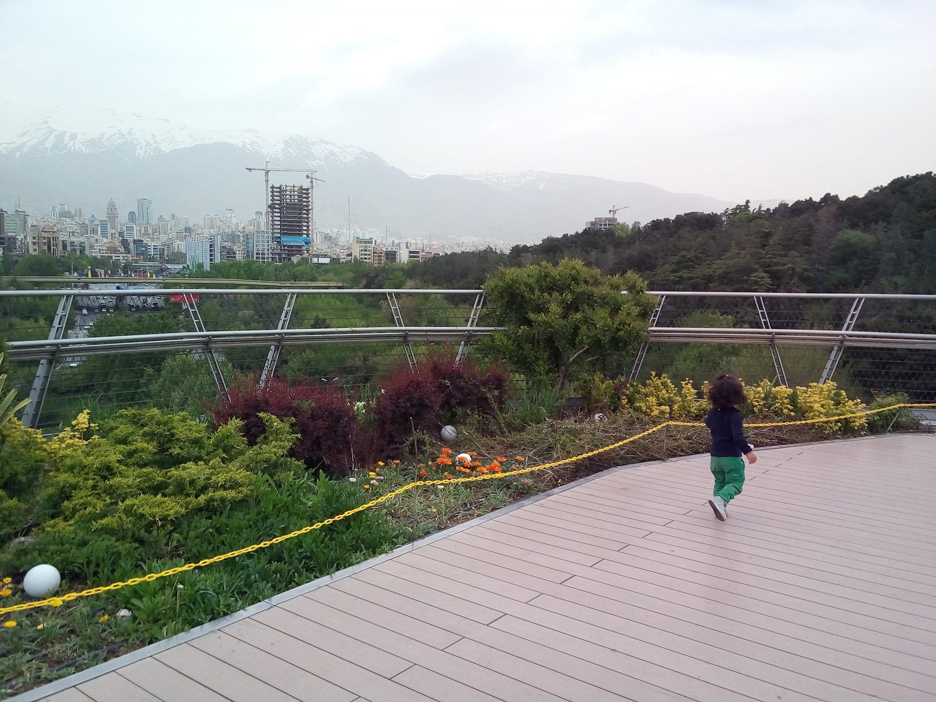 A walk into Valiasr Street - Iran in a promised borderless world!