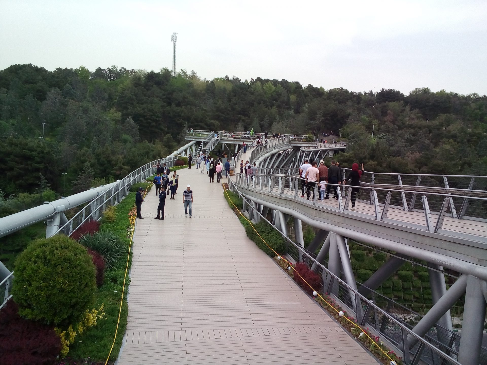 A walk into Valiasr Street - Iran in a promised borderless world!